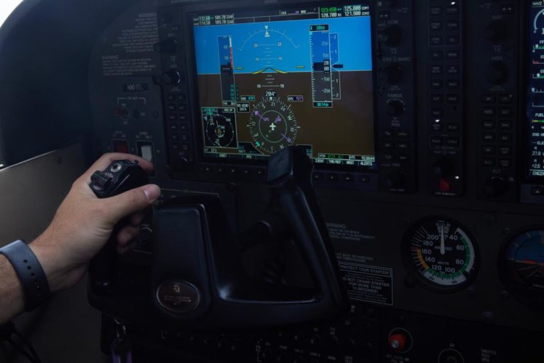 Guide to a Student’s First Solo Flight – Superior Flight School